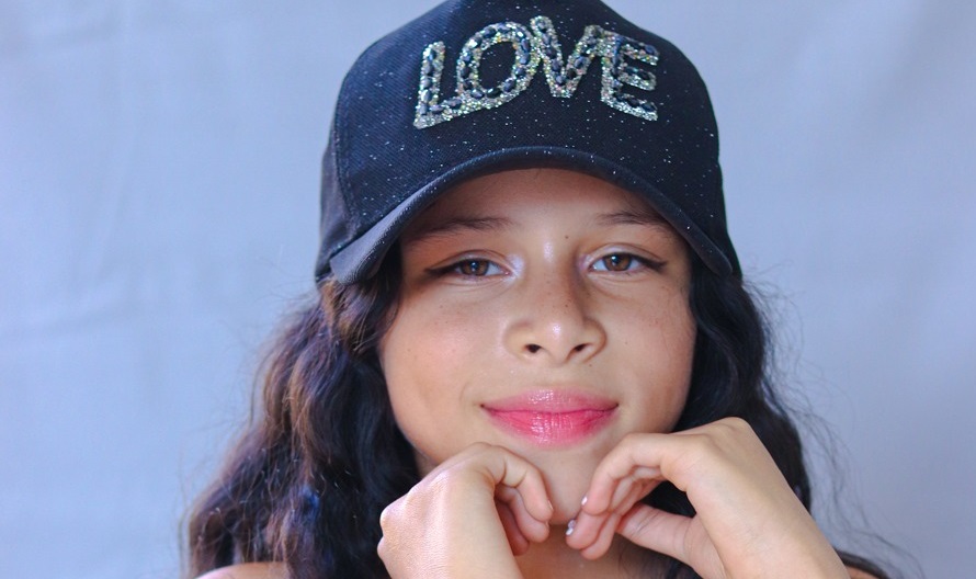 Manuela Arango la joven promesa del canto y el modelaje en Colombia